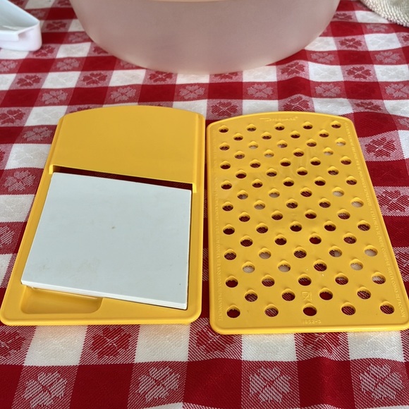 Tupperware | Kitchen | Vintage Yellow Tupperware Slicer Bowl Lid Set ...